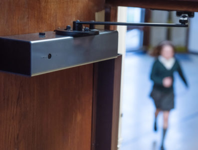 Freedor Pro: The radio-activated door closer for high-risk areas