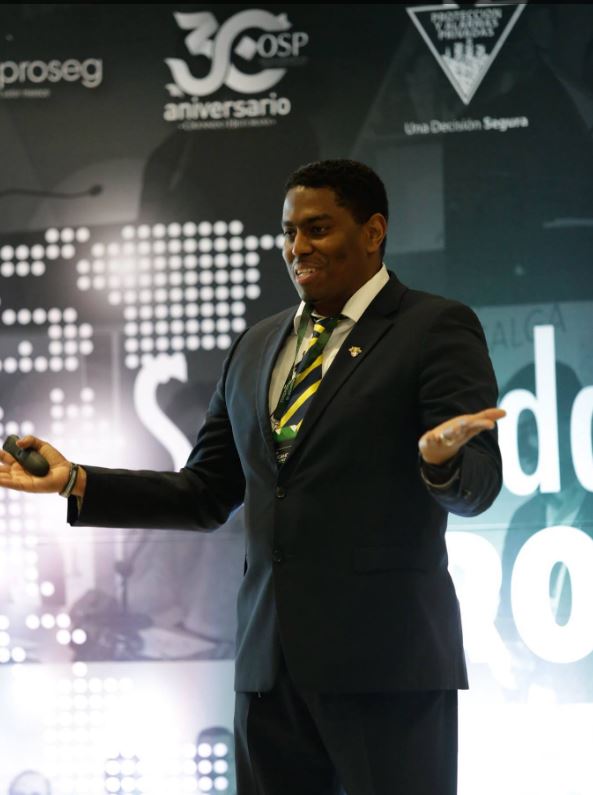 Malcolm Reid On Stage